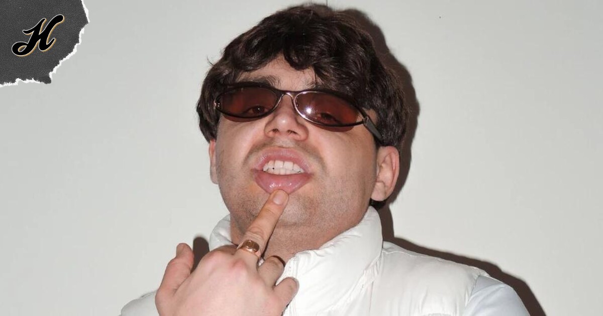 GLOSA: Rapper Rohony láme rekordy se sparťanským hitem. Na Letné nechal ...